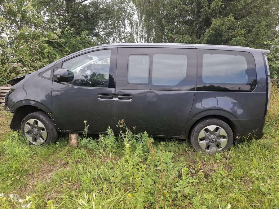 Zils Hyundai Staria 2025 Kauņa, ar dzinēja tilpumu 1.60 L un nobraukumu 29 tūkst. km par 16335 €, foto 5 vietnē AUTOMOTO.COM.LV