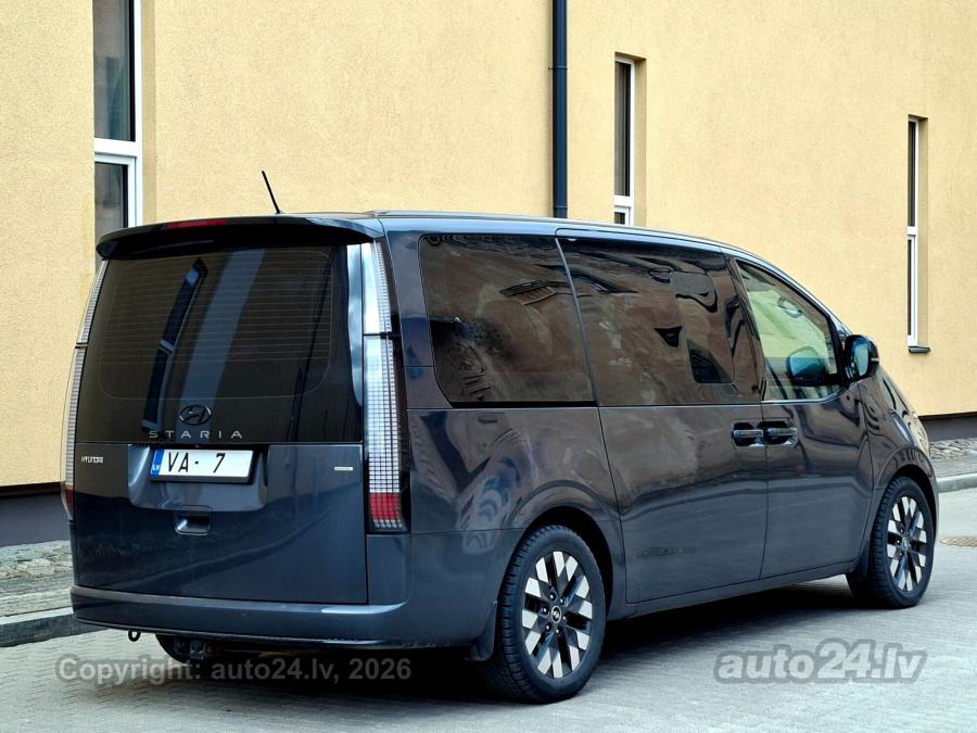 Pelēks Hyundai Staria 2021 Rīga, ar dzinēja tilpumu 2.20 L un nobraukumu 87 tūkst. km par 36500 €, foto 4 vietnē AUTOMOTO.COM.LV