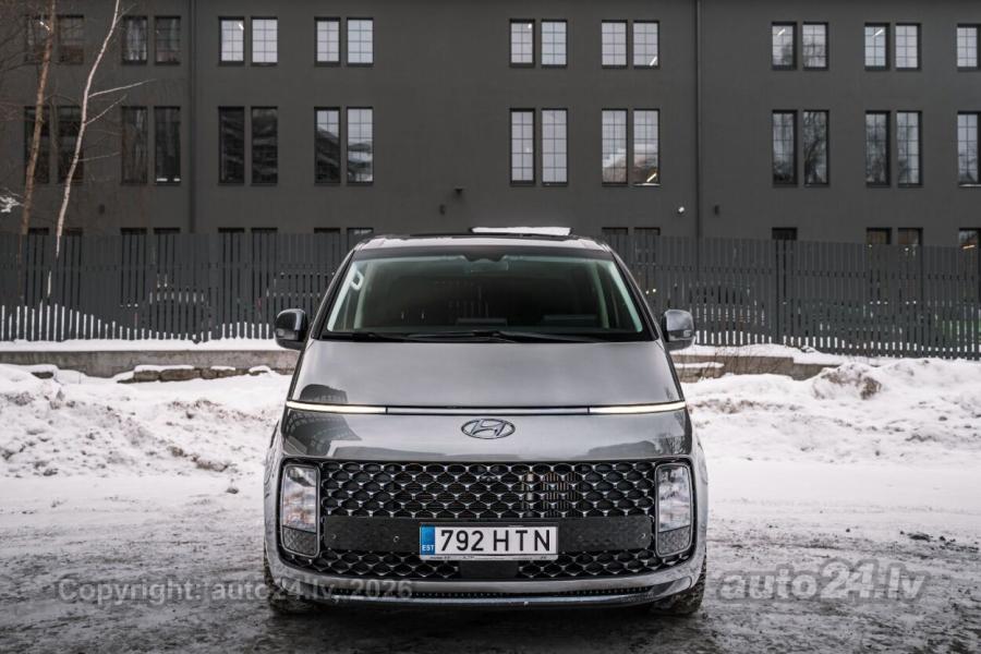 Pelēks Hyundai Staria 2022 Tallina, ar dzinēja tilpumu 2.20 L un nobraukumu 81 tūkst. km par 36500 €, foto 5 vietnē AUTOMOTO.COM.LV
