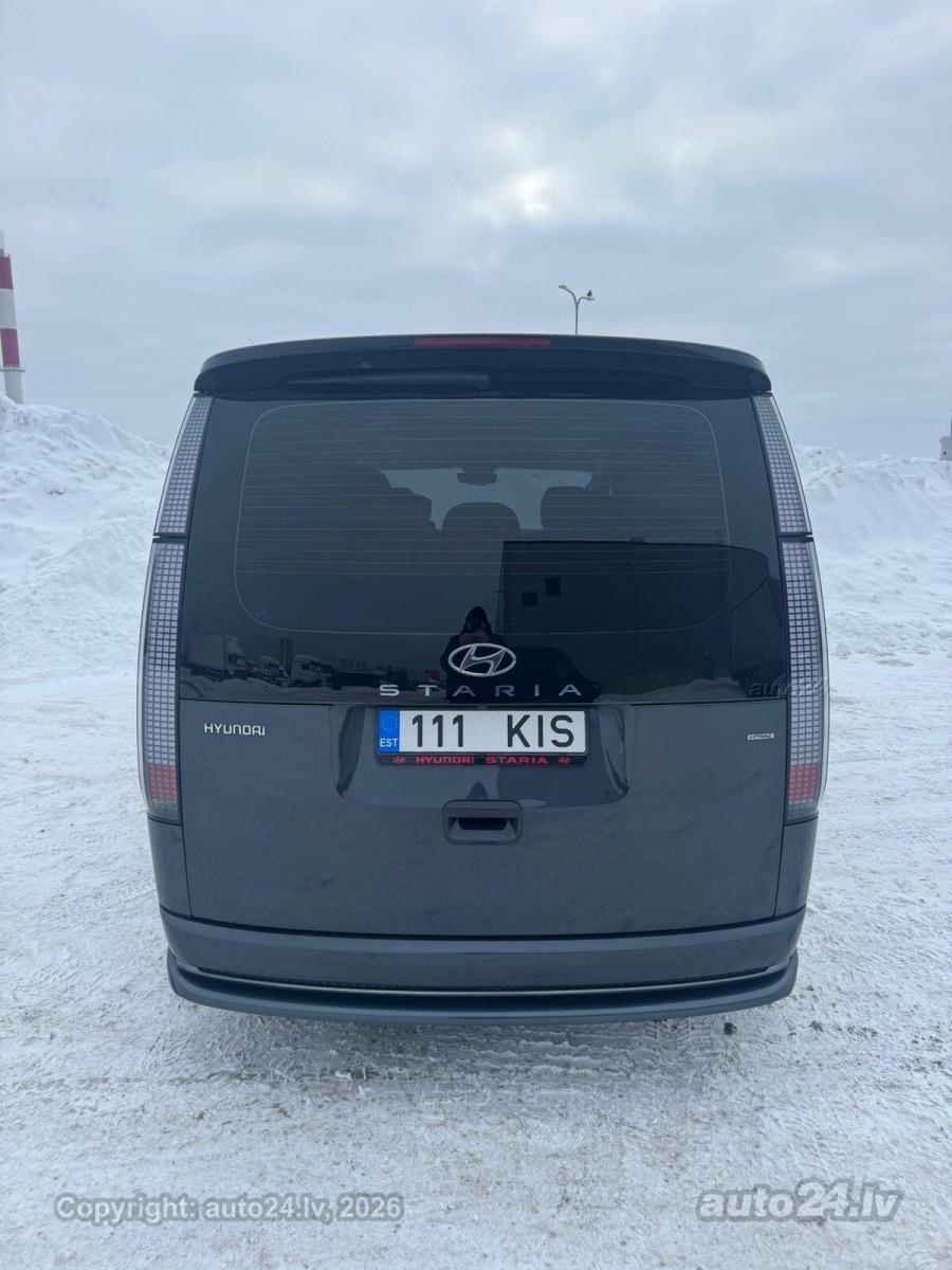 Pelēks Hyundai Staria 2023 Tallina, ar dzinēja tilpumu 2.20 L un nobraukumu 41 tūkst. km par 43800 €, foto 11 vietnē AUTOMOTO.COM.LV
