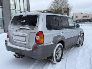 Black Hyundai Terracan 2004 in Vilnius, with an engine capacity of 2.90 L and mileage of 388 thousand km for 2950 €, photo 4 on AUTOMOTO.COM.LV