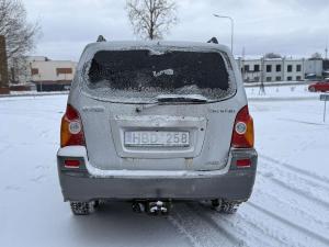 Black Hyundai Terracan 2004 in Vilnius, with an engine capacity of 2.90 L and mileage of 388 thousand km for 2950 €, photo 5 on AUTOMOTO.COM.LV