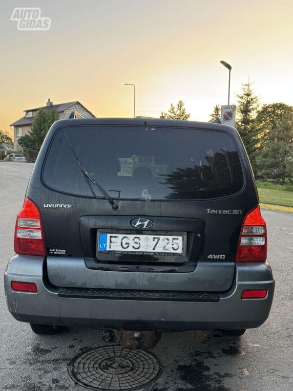 Melns Hyundai Terracan 2004 Šalčininkai, ar dzinēja tilpumu 2.90 L un nobraukumu 3 tūkst. km par 1400 €, foto 5 vietnē AUTOMOTO.COM.LV