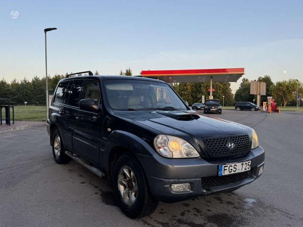Melns Hyundai Terracan 2004 Šalčininkai, ar dzinēja tilpumu 2.90 L un nobraukumu 300 tūkst. km par 1400 €, foto 1 vietnē AUTOMOTO.COM.LV