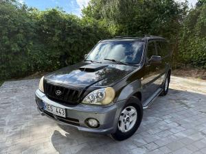 Black Hyundai Terracan 2004 in Vilnius, with an engine capacity of 2.90 L and mileage of 293 thousand km for 2690 €, photo 3 on AUTOMOTO.COM.LV