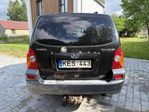 Black Hyundai Terracan 2004 in Vilnius, with an engine capacity of 2.90 L and mileage of 293 thousand km for 2690 €, photo 7 on AUTOMOTO.COM.LV
