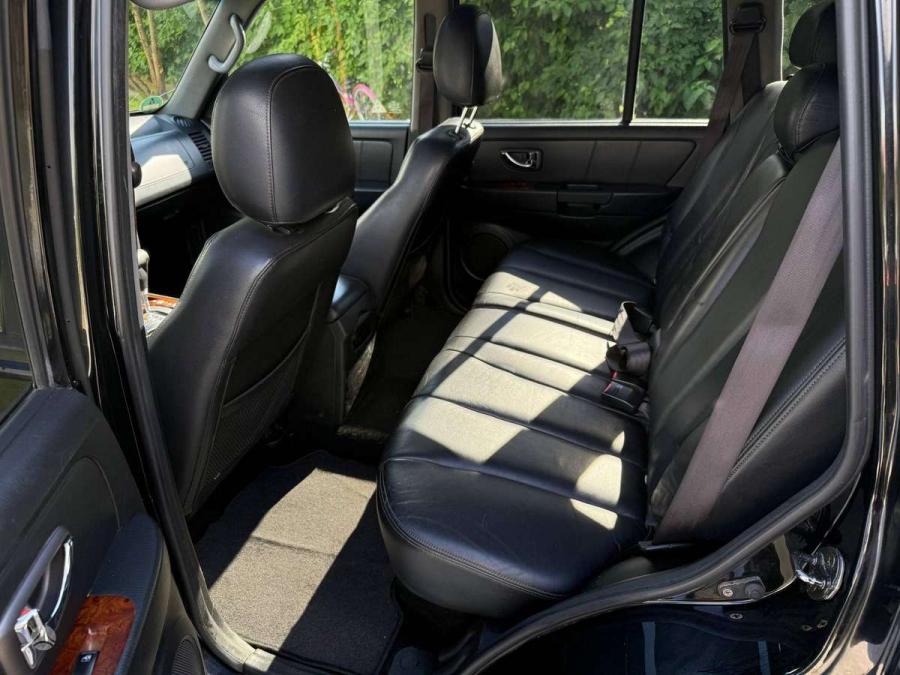 Black Hyundai Terracan 2004 in Vilnius, with an engine capacity of 2.90 L and mileage of 293 thousand km for 2690 €, photo 9 on AUTOMOTO.COM.LV
