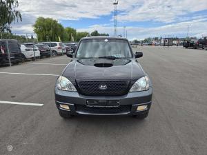 Black Hyundai Terracan 2004 in Marijampole, with an engine capacity of 2.90 L and mileage of 290 thousand km for 2999 €, photo 3 on AUTOMOTO.COM.LV