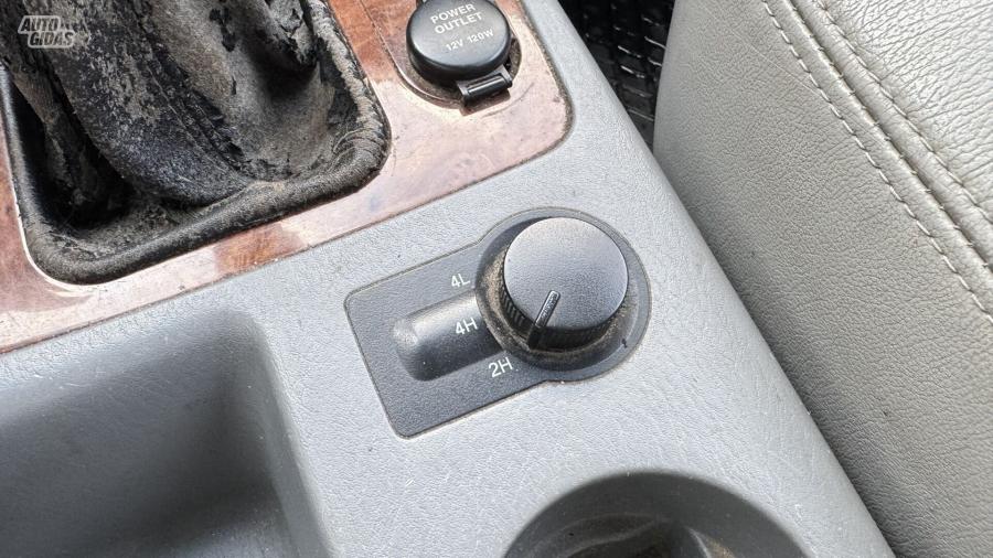 Melns Hyundai Terracan 2004 Viļņa, ar dzinēja tilpumu 2.90 L un nobraukumu 400 tūkst. km par 2000 €, foto 8 vietnē AUTOMOTO.COM.LV