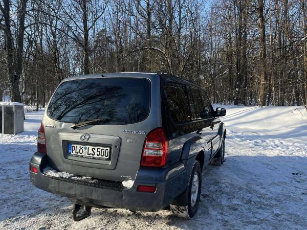 Black Hyundai Terracan 2005 in Vilnius, with an engine capacity of 2.90 L and mileage of 320 thousand km for 2700 €, photo 5 on AUTOMOTO.COM.LV