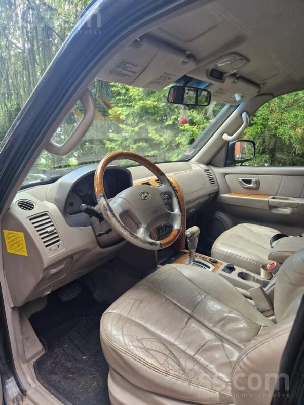Melns Hyundai Terracan 2005 Bauska, ar dzinēja tilpumu 2.90 L un nobraukumu 332 tūkst. km par 1500 €, foto 3 vietnē AUTOMOTO.COM.LV