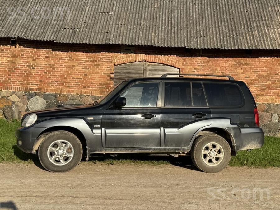 Melns Hyundai Terracan 2005 Ogre, ar dzinēja tilpumu 2.90 L un nobraukumu 307 tūkst. km par 2900 €, foto 1 vietnē AUTOMOTO.COM.LV