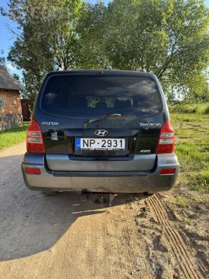 Melns Hyundai Terracan 2005 Ogre, ar dzinēja tilpumu 2.90 L un nobraukumu 307 tūkst. km par 2900 €, foto 4 vietnē AUTOMOTO.COM.LV