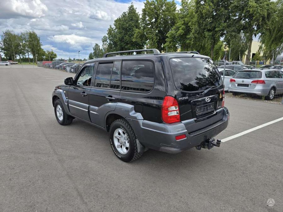 Black Hyundai Terracan 2005 in Marijampole, with an engine capacity of 2.90 L and mileage of 290 thousand km for 3100 €, photo 7 on AUTOMOTO.COM.LV