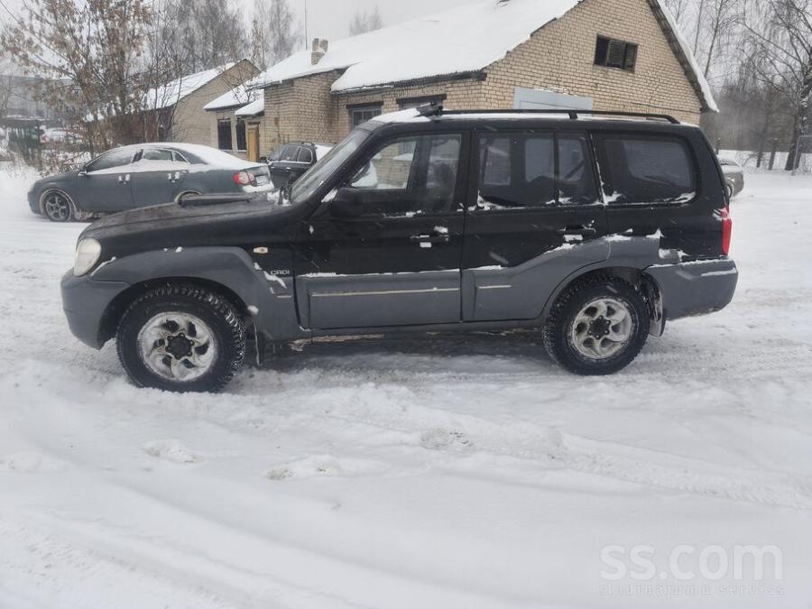 Melns Hyundai Terracan 2006 Rēzekne, ar dzinēja tilpumu 2.90 L un nobraukumu 249 tūkst. km par 3050 €, foto 4 vietnē AUTOMOTO.COM.LV