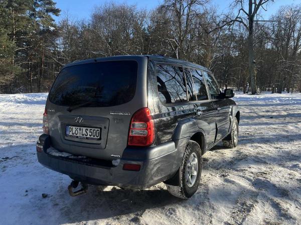 Black Hyundai Terracan 2006 in Vilnius, with an engine capacity of 2.90 L and mileage of 350 thousand km for 2700 €, photo 4 on AUTOMOTO.COM.LV