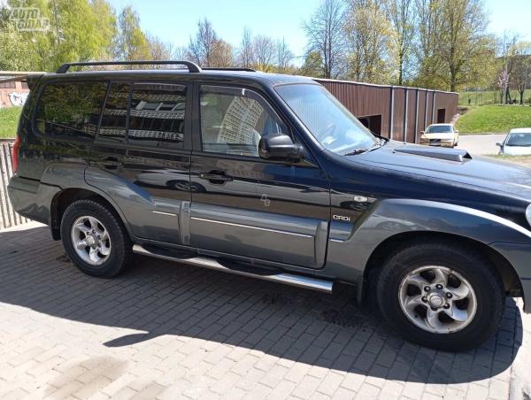 Black Hyundai Terracan 2006 in Vilnius, with an engine capacity of 2.90 L and mileage of 290 thousand km for 2350 €, photo 2 on AUTOMOTO.COM.LV