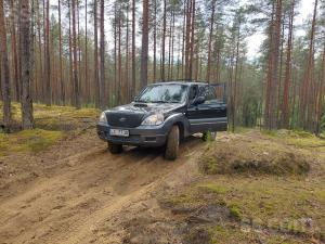 Black Hyundai Terracan 2006 in Riga, with an engine capacity of 2.90 L and mileage of 301 thousand km for 4200 €, photo 7 on AUTOMOTO.COM.LV
