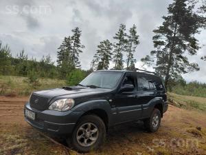 Black Hyundai Terracan 2006 in Riga, with an engine capacity of 2.90 L and mileage of 304 thousand km for 3800 €, photo 5 on AUTOMOTO.COM.LV
