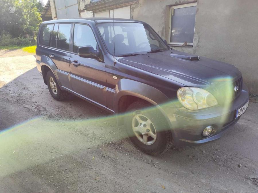 Blue Hyundai Terracan 2001 in Kretinga, with an engine capacity of 2.48 L and mileage of 250 thousand km for 1450 €, photo 4 on AUTOMOTO.COM.LV
