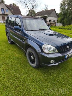 Blue Hyundai Terracan 2002 in Dobele, with an engine capacity of 2.90 L and mileage of 237 thousand km for 1800 €, photo 4 on AUTOMOTO.COM.LV