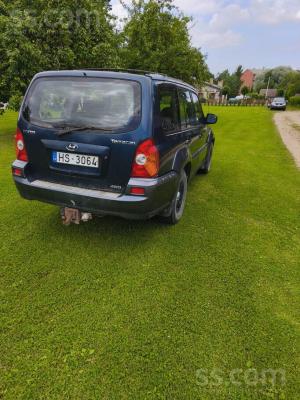 Blue Hyundai Terracan 2002 in Dobele, with an engine capacity of 2.90 L and mileage of 237 thousand km for 1800 €, photo 5 on AUTOMOTO.COM.LV