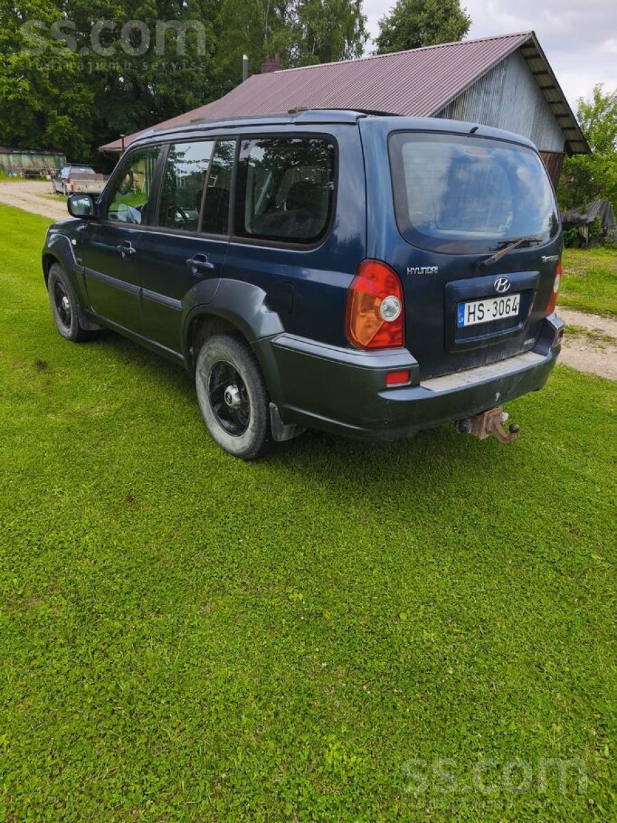 Blue Hyundai Terracan 2002 in Dobele, with an engine capacity of 2.90 L and mileage of 237 thousand km for 1800 €, photo 6 on AUTOMOTO.COM.LV