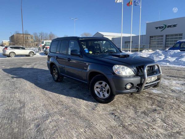 Blue Hyundai Terracan 2004 in Klaipeda, with an engine capacity of 2.90 L and mileage of 269 thousand km for 3200 €, photo 1 on AUTOMOTO.COM.LV