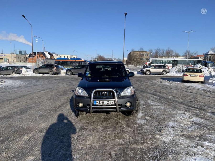 Blue Hyundai Terracan 2004 in Klaipeda, with an engine capacity of 2.90 L and mileage of 269 thousand km for 3200 €, photo 2 on AUTOMOTO.COM.LV