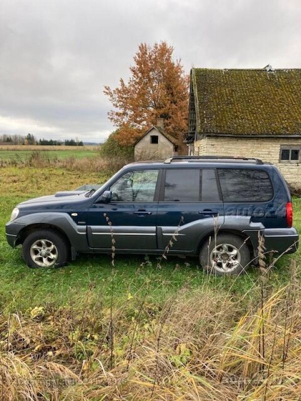 Blue Hyundai Terracan 2006 in Tallinn, with an engine capacity of 2.90 L and mileage of 340 thousand km for 1000 €, photo 1 on AUTOMOTO.COM.LV