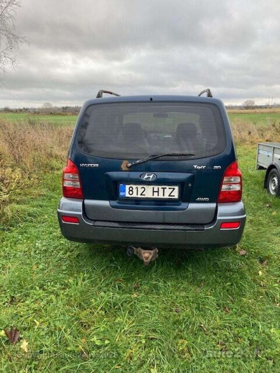 Blue Hyundai Terracan 2006 in Tallinn, with an engine capacity of 2.90 L and mileage of 340 thousand km for 1000 €, photo 5 on AUTOMOTO.COM.LV