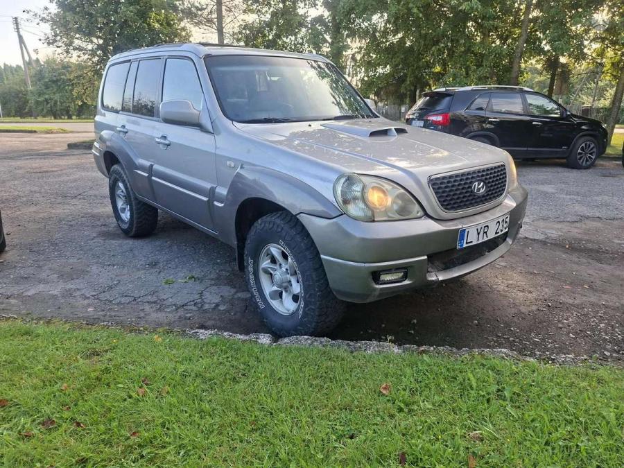 Brūns Hyundai Terracan 2007 Marijampole, ar dzinēja tilpumu 2.90 L un nobraukumu 245 tūkst. km par 1950 €, foto 1 vietnē AUTOMOTO.COM.LV