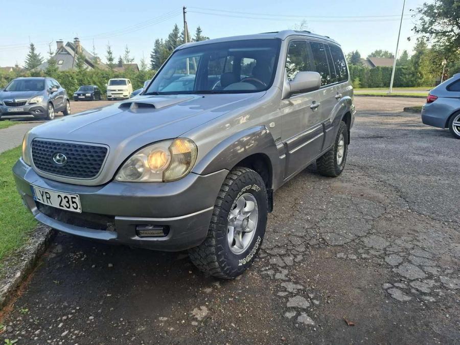 Brūns Hyundai Terracan 2007 Marijampole, ar dzinēja tilpumu 2.90 L un nobraukumu 245 tūkst. km par 1950 €, foto 3 vietnē AUTOMOTO.COM.LV