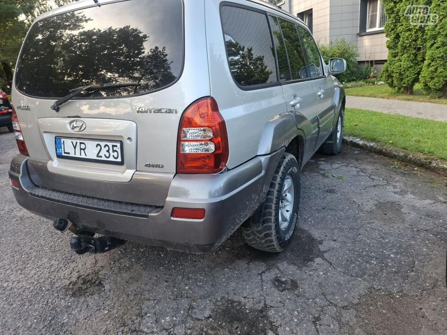 Hyundai Terracan 2007 in Marijampole, with an engine capacity of 2.90 L and mileage of 245 thousand km for 1950 €, photo 4 on AUTOMOTO.COM.LV