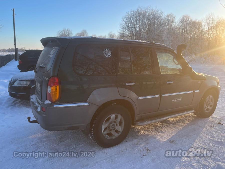Green Hyundai Terracan 2003 in Tallinn, with an engine capacity of 3.50 L and mileage of 190 thousand km for 1999 €, photo 6 on AUTOMOTO.COM.LV