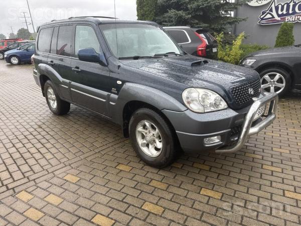 Green Hyundai Terracan 2006 in Talsi, with an engine capacity of 2.90 L and mileage of 366 thousand km for 2000 €, photo 3 on AUTOMOTO.COM.LV