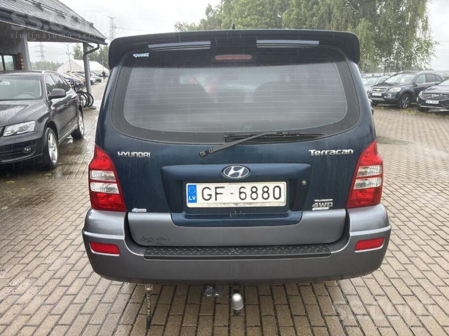 Zaļš Hyundai Terracan 2006 Talsi, ar dzinēja tilpumu 2.90 L un nobraukumu 366 tūkst. km par 2000 €, foto 6 vietnē AUTOMOTO.COM.LV