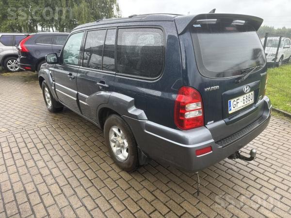 Green Hyundai Terracan 2006 in Talsi, with an engine capacity of 2.90 L and mileage of 366 thousand km for 2000 €, photo 6 on AUTOMOTO.COM.LV