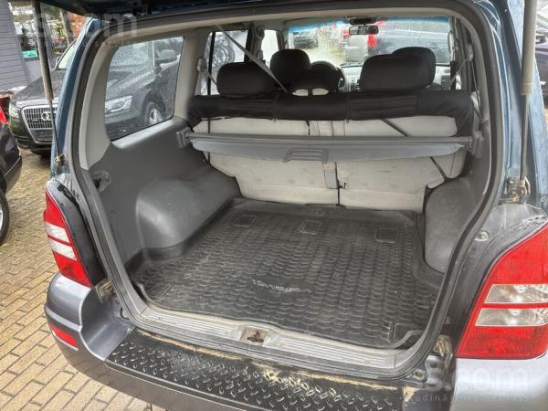 Green Hyundai Terracan 2006 in Talsi, with an engine capacity of 2.90 L and mileage of 366 thousand km for 2000 €, photo 9 on AUTOMOTO.COM.LV