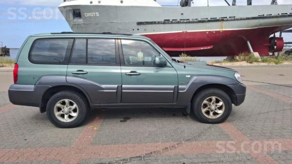 Green Hyundai Terracan 2007 in Ventspils, with an engine capacity of 2.90 L and mileage of 132 thousand km for 4450 €, photo 2 on AUTOMOTO.COM.LV