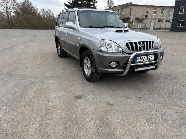 Pelēks Hyundai Terracan 2002 Radviliškis, ar dzinēja tilpumu 2.90 L un nobraukumu 234 tūkst. km par 3600 €, foto 1 vietnē AUTOMOTO.COM.LV