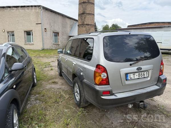 Pelēks Hyundai Terracan 2003 Rēzekne, ar dzinēja tilpumu 2.90 L un nobraukumu 330 tūkst. km par 3200 €, foto 3 vietnē AUTOMOTO.COM.LV
