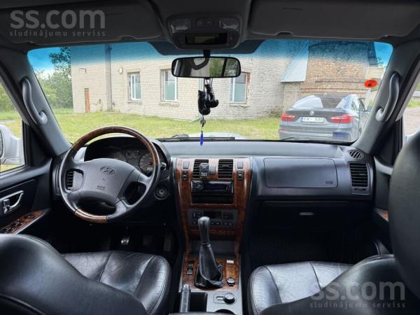 Pelēks Hyundai Terracan 2003 Rēzekne, ar dzinēja tilpumu 2.90 L un nobraukumu 330 tūkst. km par 3200 €, foto 6 vietnē AUTOMOTO.COM.LV