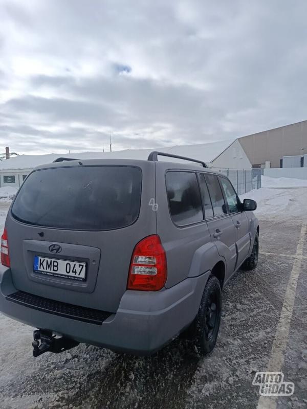 Grey Hyundai Terracan 2005 in Kaunas, with an engine capacity of 2.90 L and mileage of 343 thousand km for 4200 €, photo 6 on AUTOMOTO.COM.LV