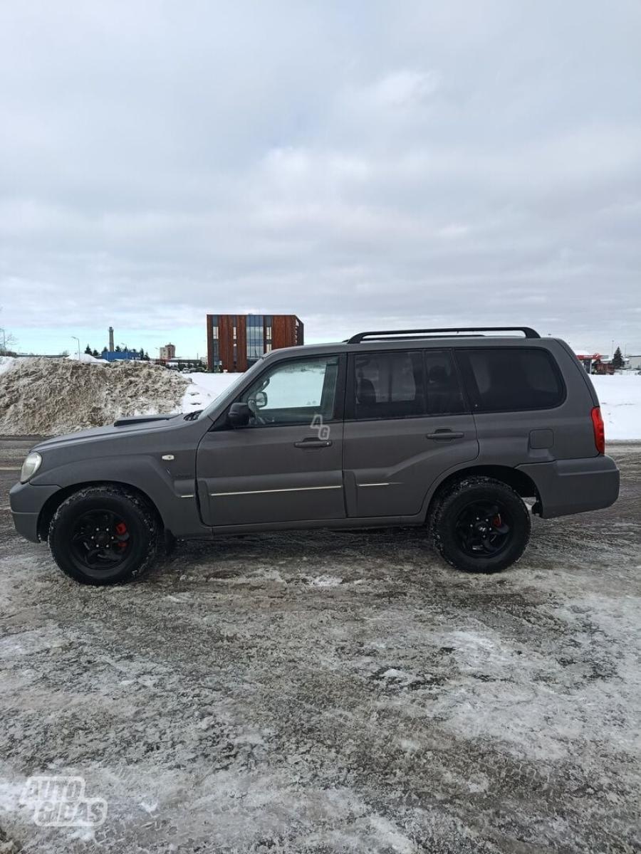 Grey Hyundai Terracan 2005 in Kaunas, with an engine capacity of 2.90 L and mileage of 343 thousand km for 4200 €, photo 9 on AUTOMOTO.COM.LV