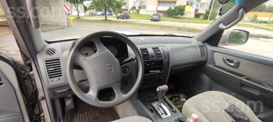 Pelēks Hyundai Terracan 2005 Rīga, ar dzinēja tilpumu 2.90 L un nobraukumu 240 tūkst. km par 1550 €, foto 8 vietnē AUTOMOTO.COM.LV