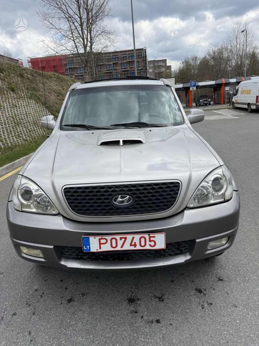 Grey Hyundai Terracan 2005 in Vilnius, with an engine capacity of 2.90 L and mileage of 302 thousand km for 4200 €, photo 3 on AUTOMOTO.COM.LV