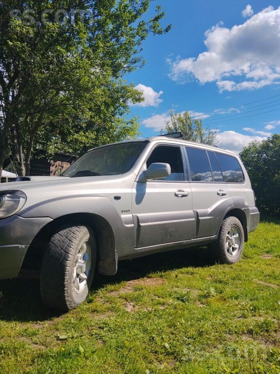 Pelēks Hyundai Terracan 2006 Rēzekne, ar dzinēja tilpumu 2.90 L un nobraukumu 365 tūkst. km par 1300 €, foto 3 vietnē AUTOMOTO.COM.LV