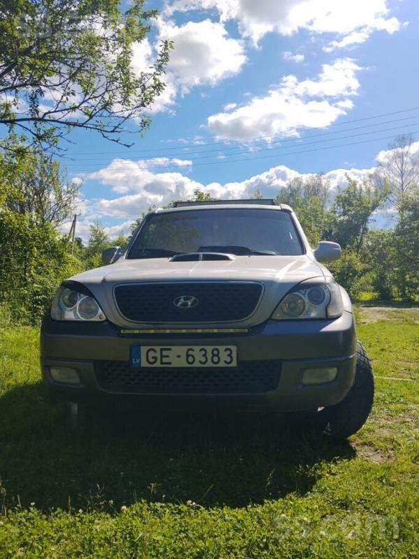 Pelēks Hyundai Terracan 2006 Rēzekne, ar dzinēja tilpumu 2.90 L un nobraukumu 365 tūkst. km par 1300 €, foto 3 vietnē AUTOMOTO.COM.LV