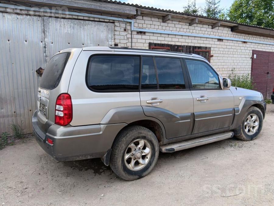 Pelēks Hyundai Terracan 2007 Saldus, ar dzinēja tilpumu 2.90 L un nobraukumu 258 tūkst. km par 1300 €, foto 3 vietnē AUTOMOTO.COM.LV